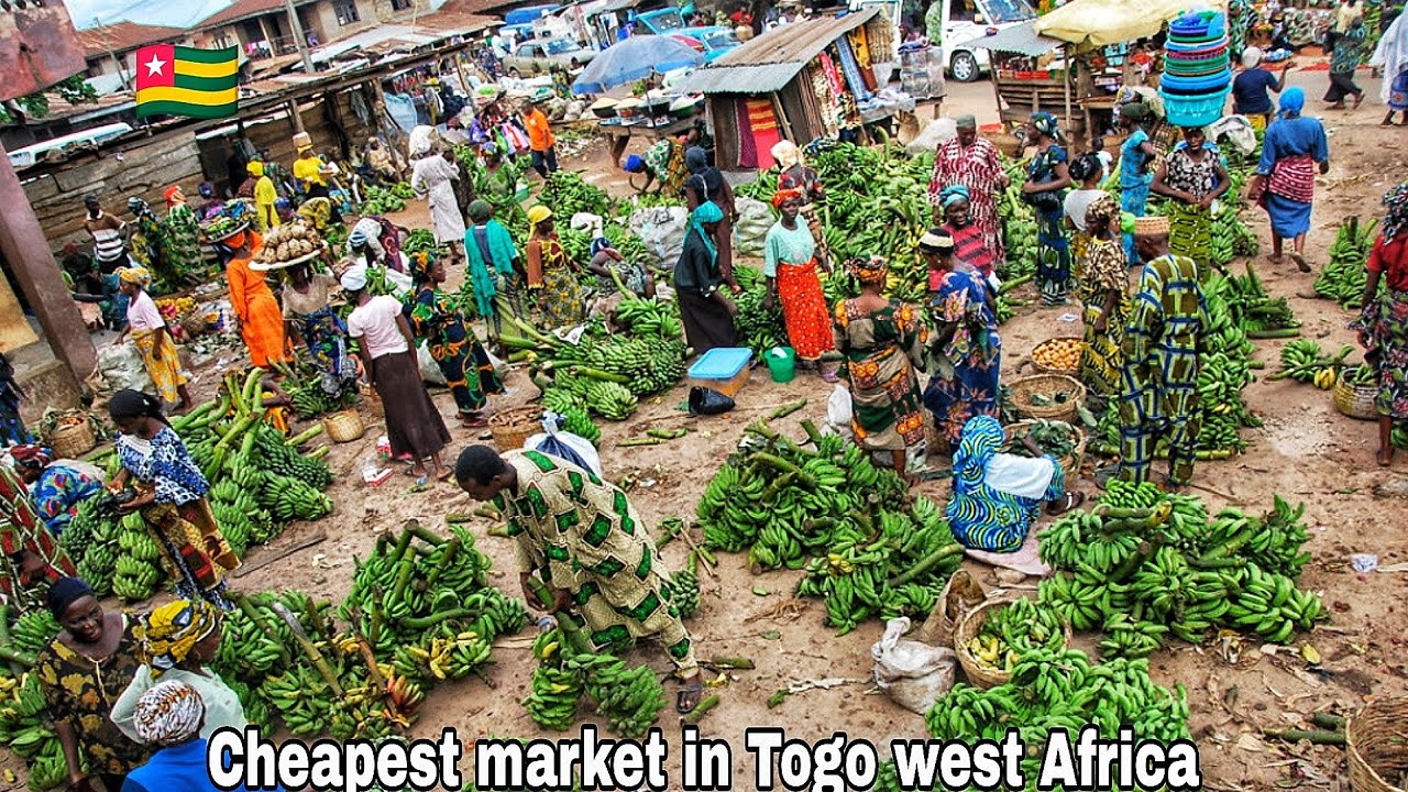 African market shopping . what can $20 gets you in an African market? Assigame lomé Togo West ...