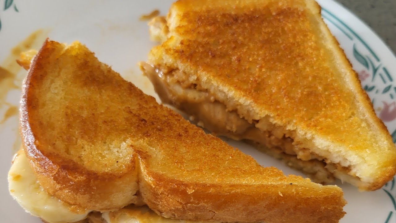 How to make Elvis presley famous peanut butter banana fried sandwich ...