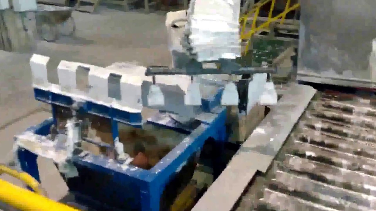 Robot Drossing for lead/aluminum/zinc Casting Line - YouTube