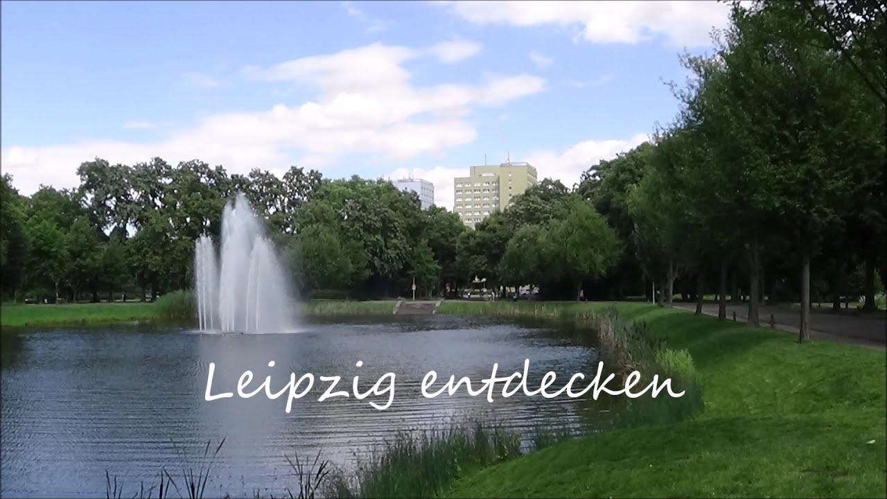 Anton-Bruckner-Allee (durch den Clara-Park) - YouTube