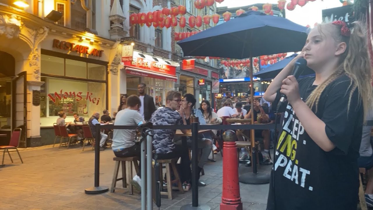 Young singer amazing voice, Immi Davis - YouTube