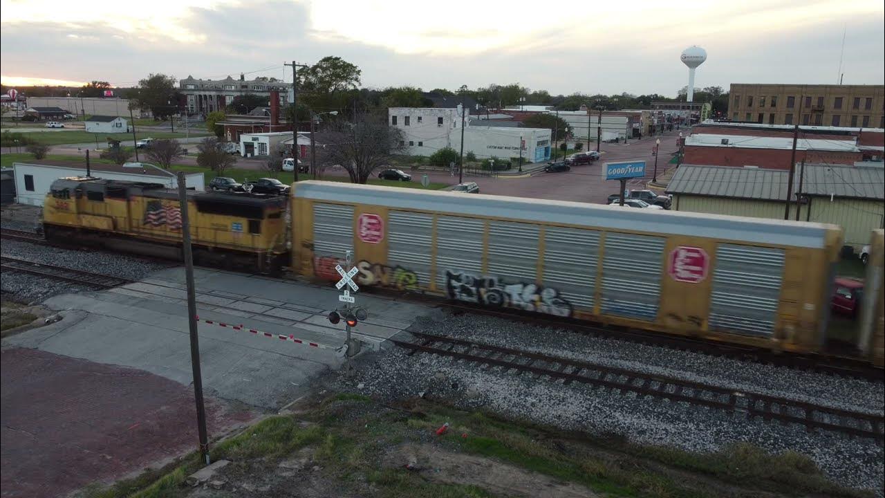 Southbound UP 3891, Autorack Train, "Ennis Sub" Groesbeck, TX 11-13-2022 - YouTube