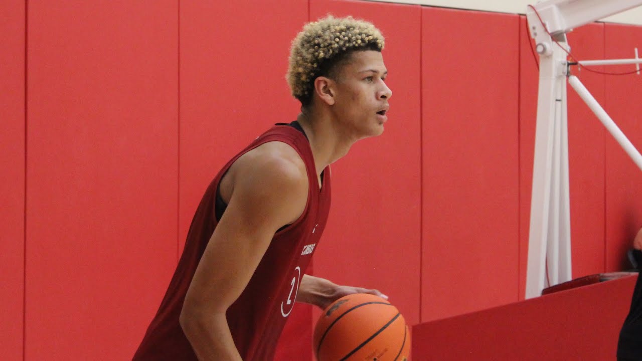 Video from Arkansas basketball's first official week of practice - YouTube