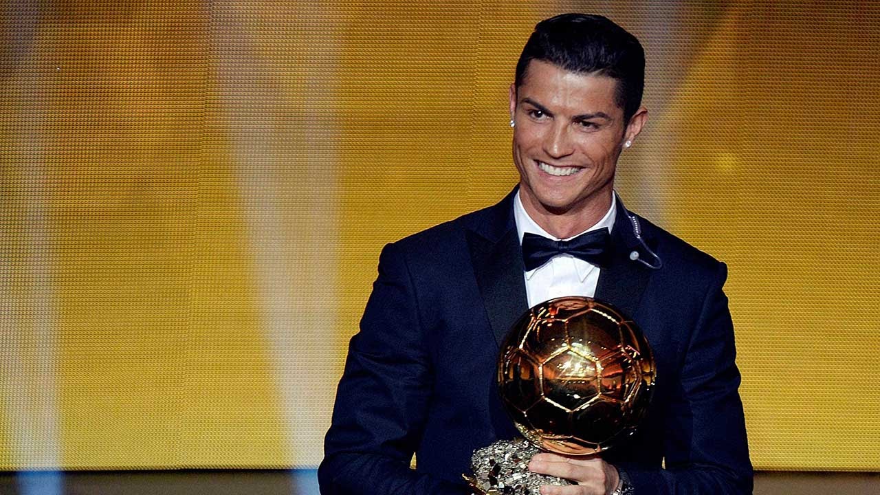 Cristiano Ronaldo gifts a Greek Island for wedding present - YouTube