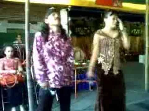 Bukak Sitik Crotttt.....