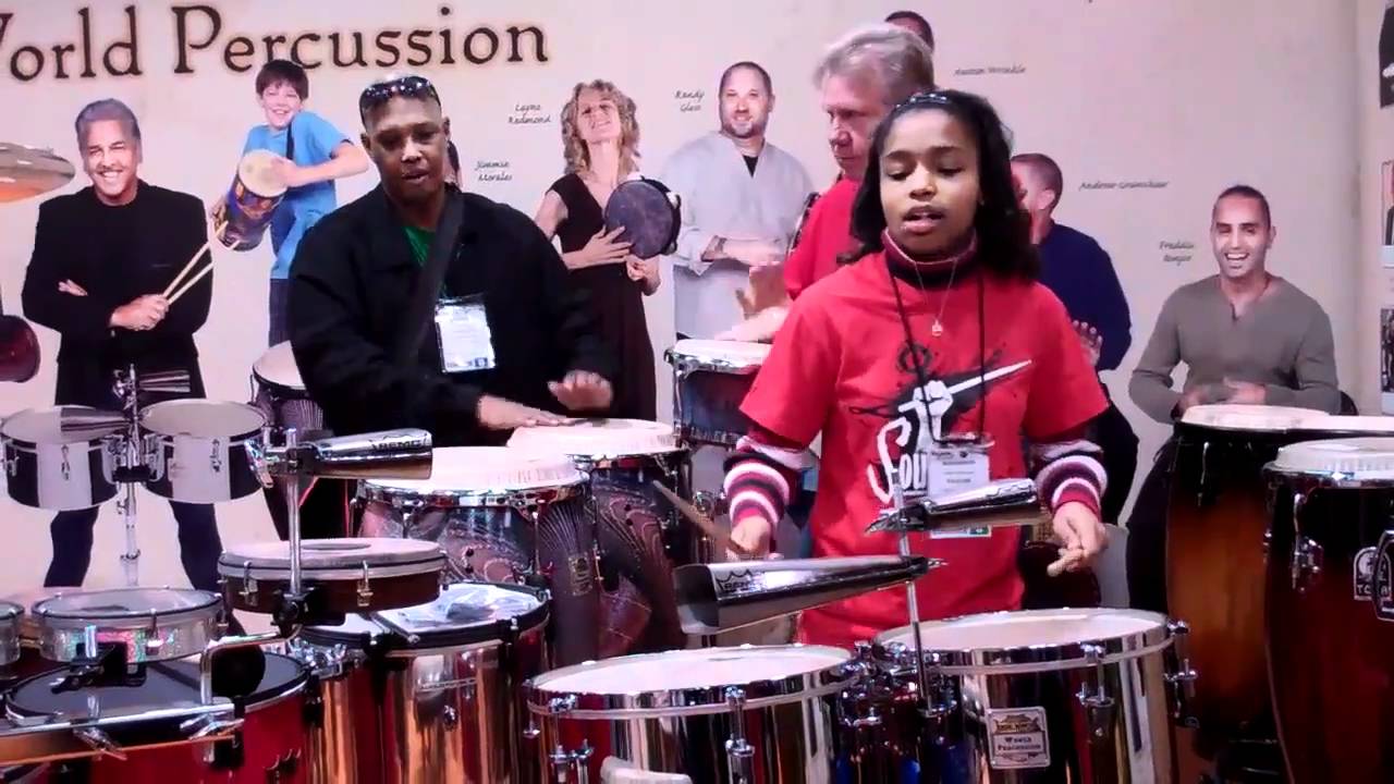 Remo Booth NAMM 2011, Taylor Moore and gang on drums - YouTube