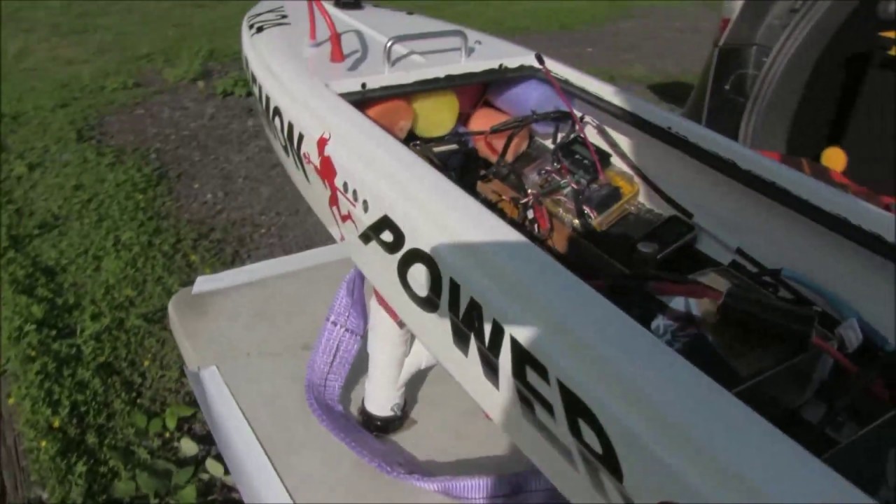 Fast Electric Boat OMRA X Class (1.45metre) Test at Elmbridge Club (UK ...