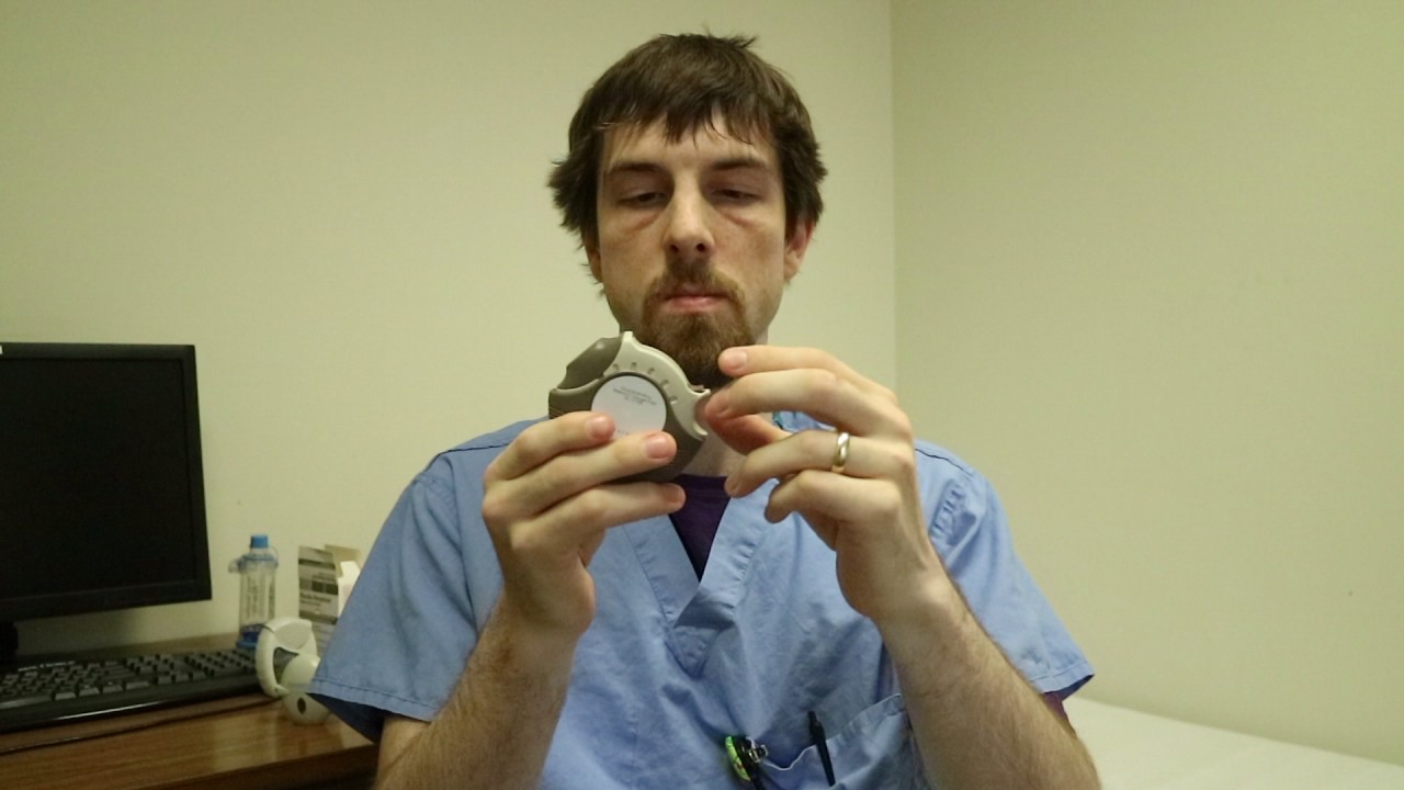 How to use the Diskus Inhaler - YouTube