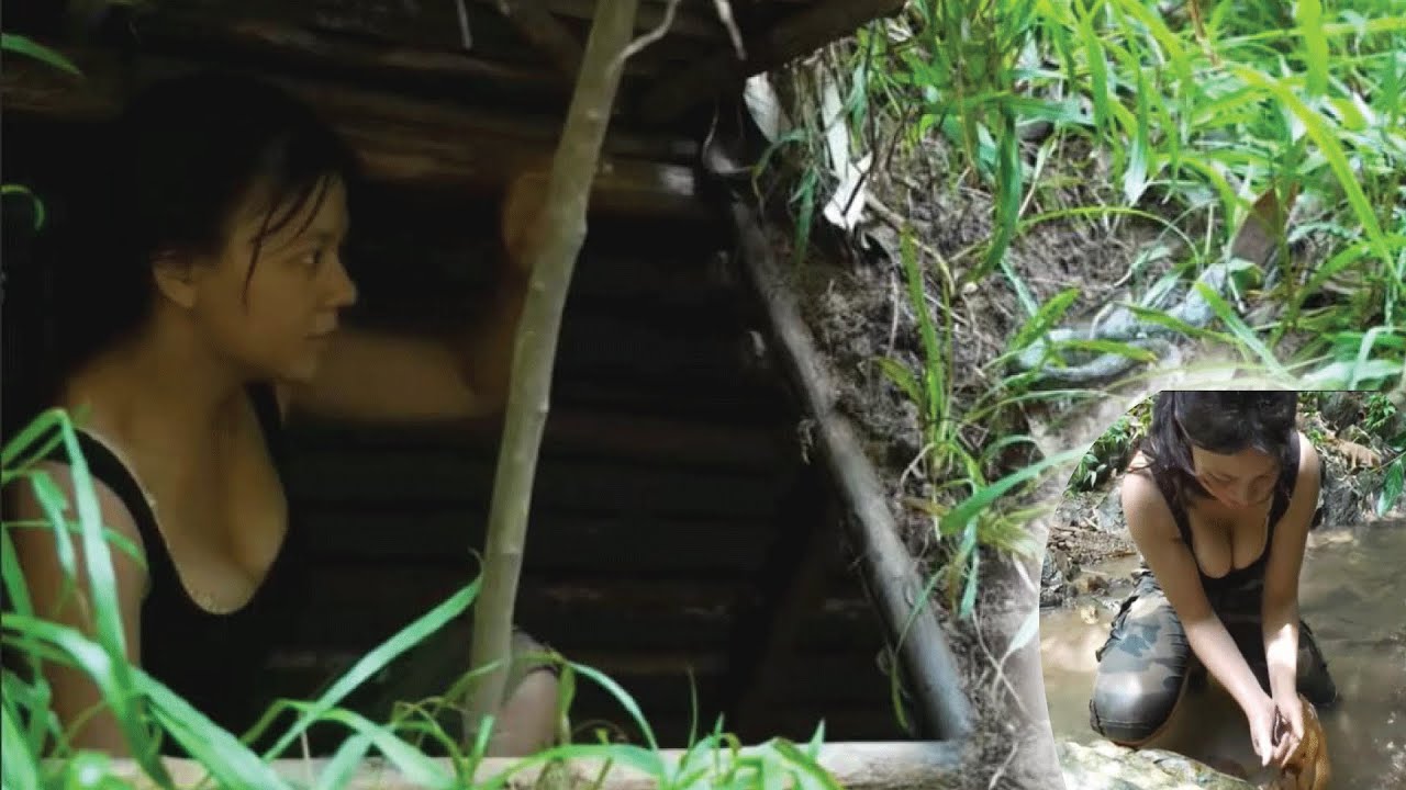 Solo Girl Camping, Attacked by a Snake | Solo Bushcraft & Survival - YouTube