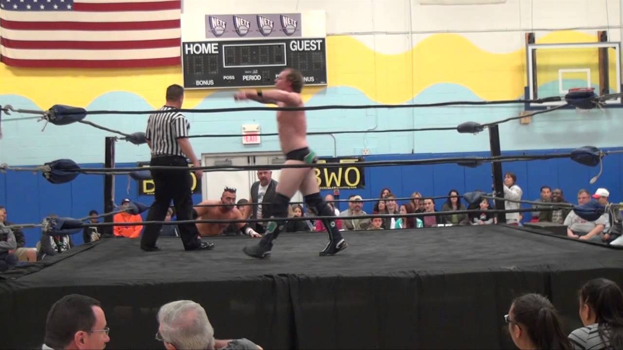 Matt MacIntosh vs Steve Off - YouTube