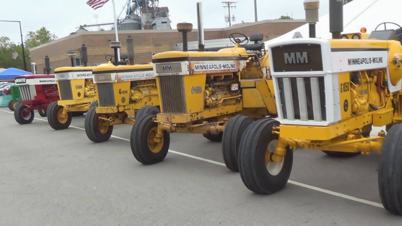 Tractors in downtown Dodge Center, MN - YouTube