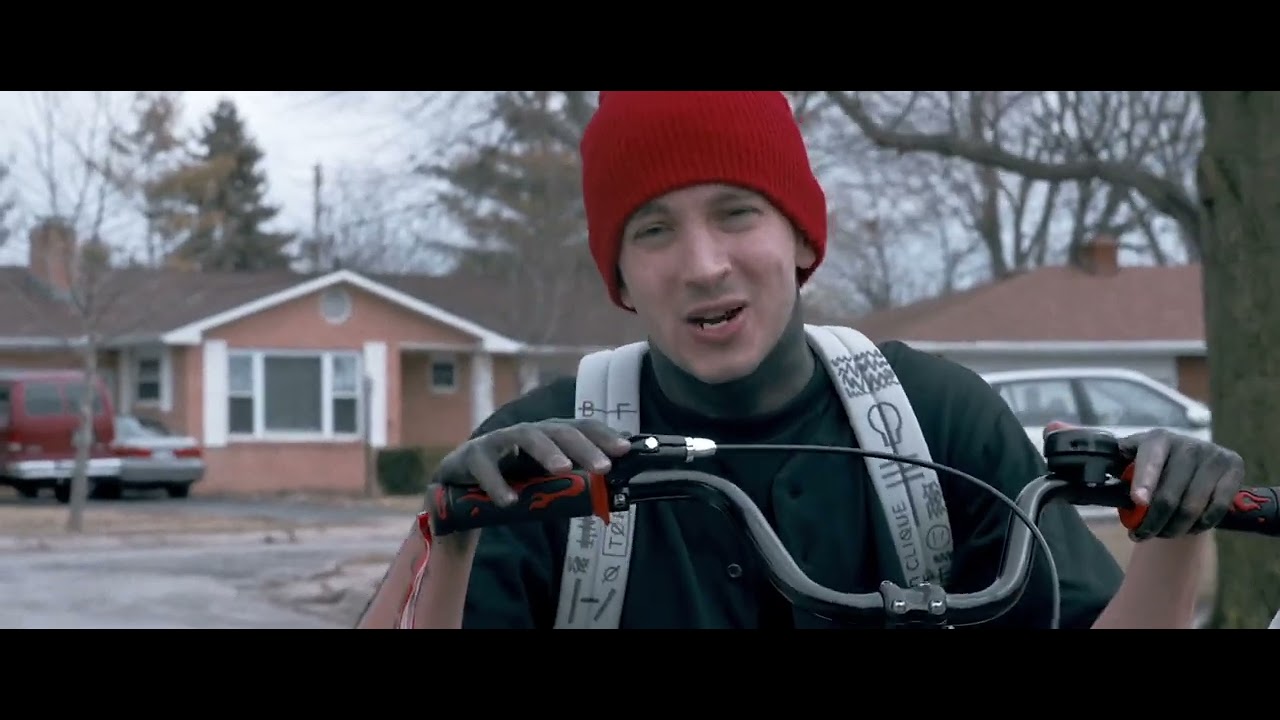 twenty one pilots - Stressed Out [Official Music Video] - YouTube