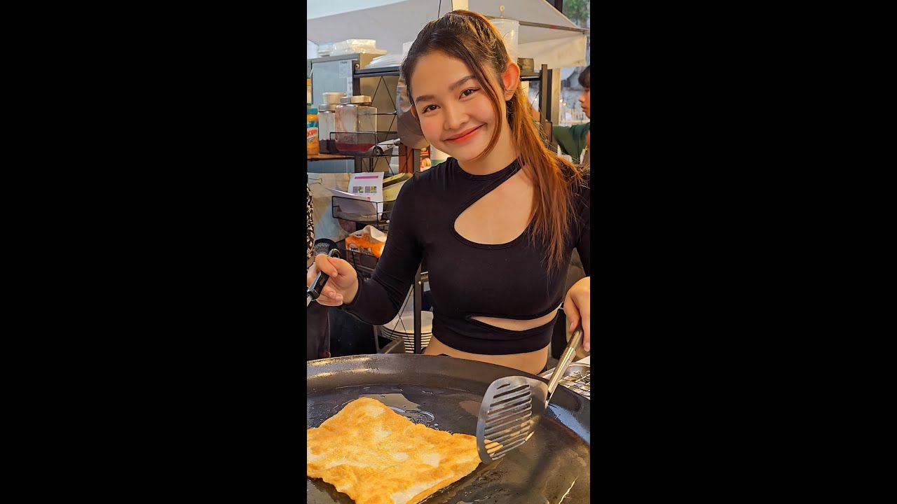 She is a hard-working student. The Most Beautiful Roti Lady In Chiang ...