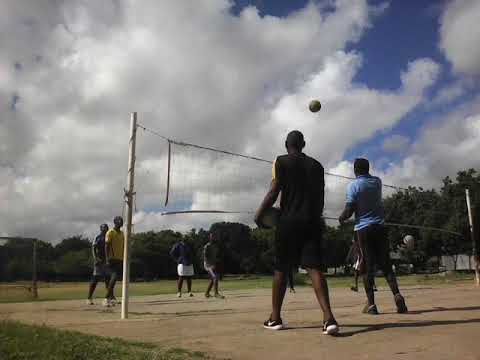 Chui volleyball team on the peach for training - YouTube