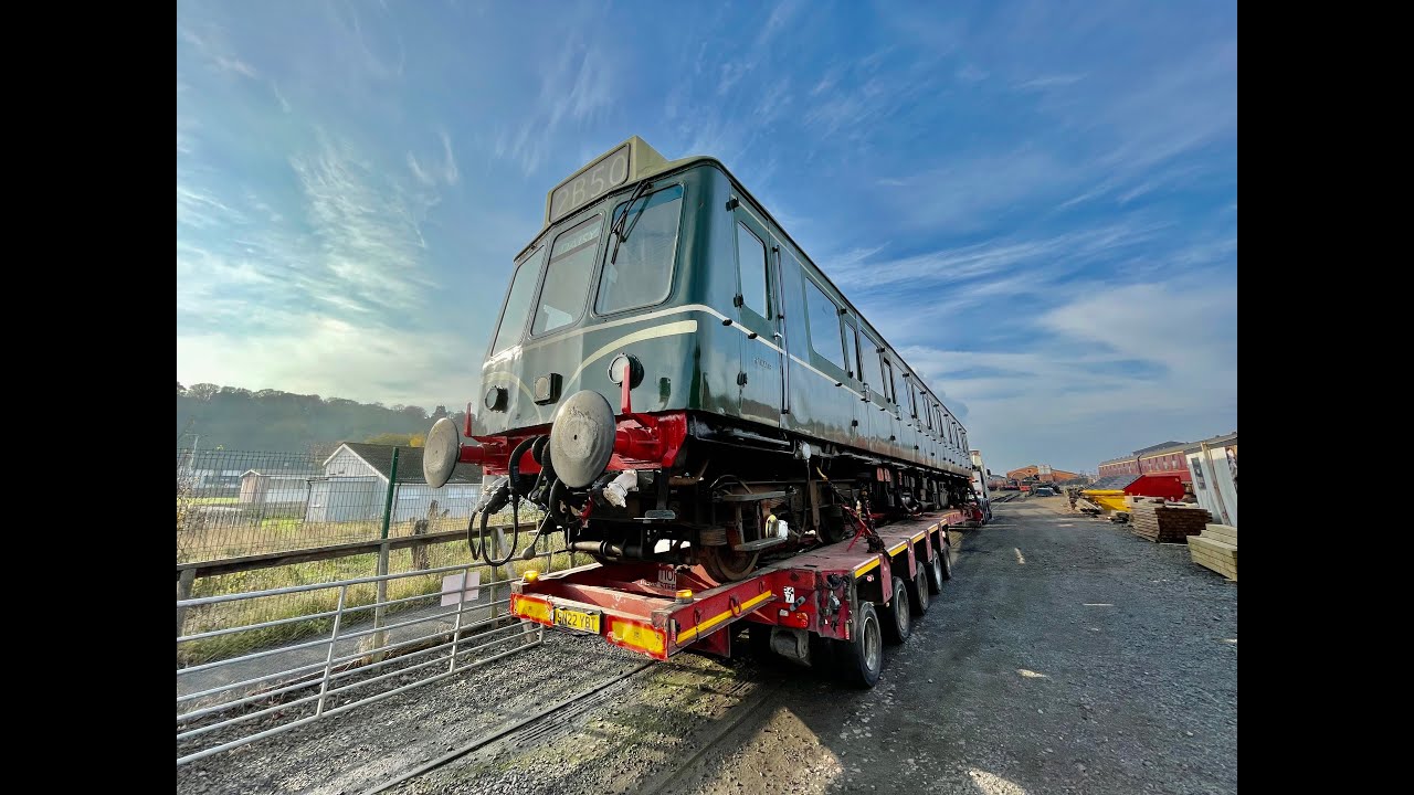 Class 117 DMU arrives at Bo'ness along with refurbished Mark one ...