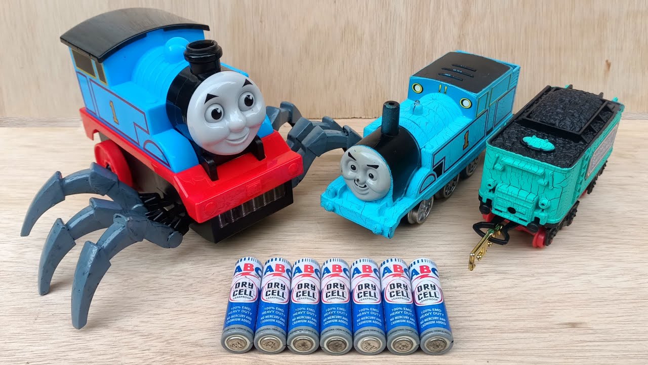 unboxing mainan kereta api thomas dan kereta hantu laba-laba,kereta ...