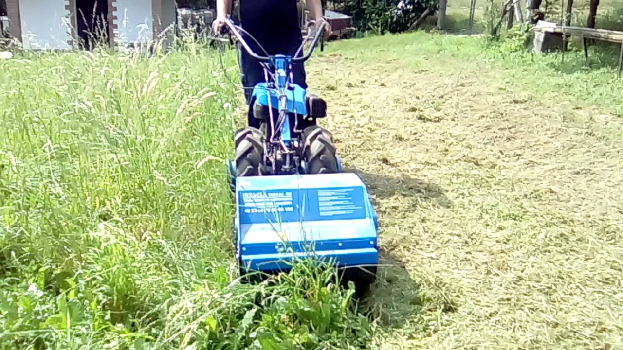 utilizzo trinciasarmenti agganciata a bcs 735 10 cv - Rescia una vera ...