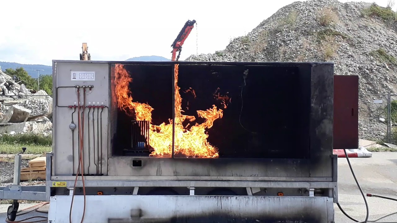 Explosion de bouteille de gaz de camping (BLEVE) - YouTube