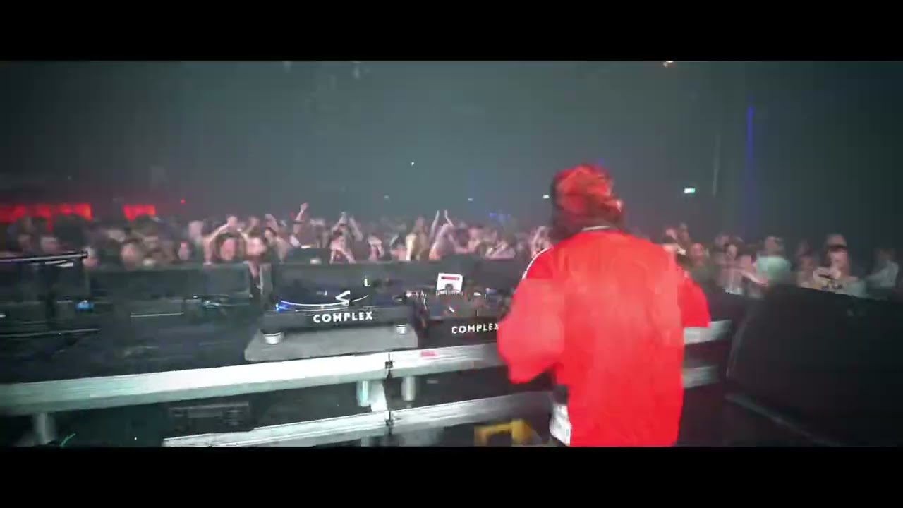 Hector Oaks at Complex Maastricht - YouTube