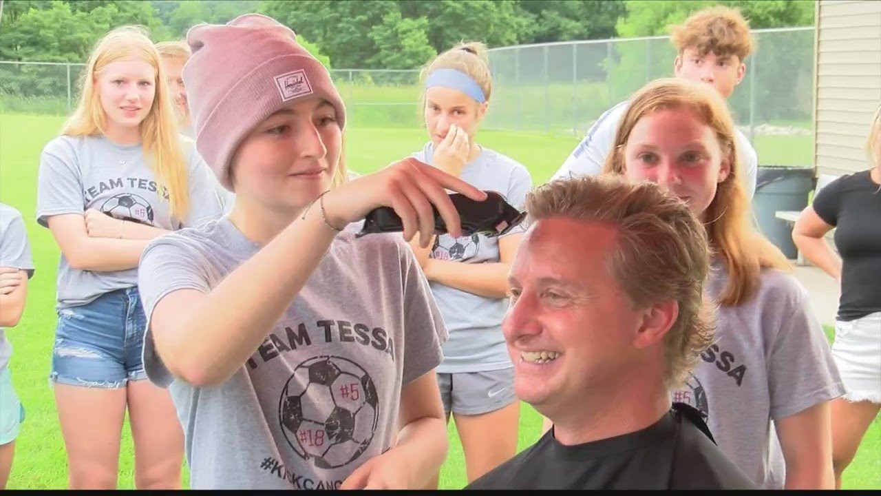 Dunlap Soccer Rallies Around Tessa Sutton - YouTube