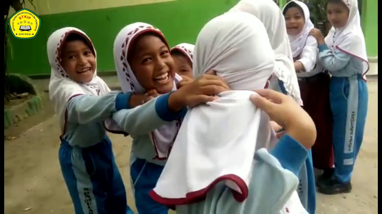 Permainan Anak Tradisional - ULAR NAGA - YouTube