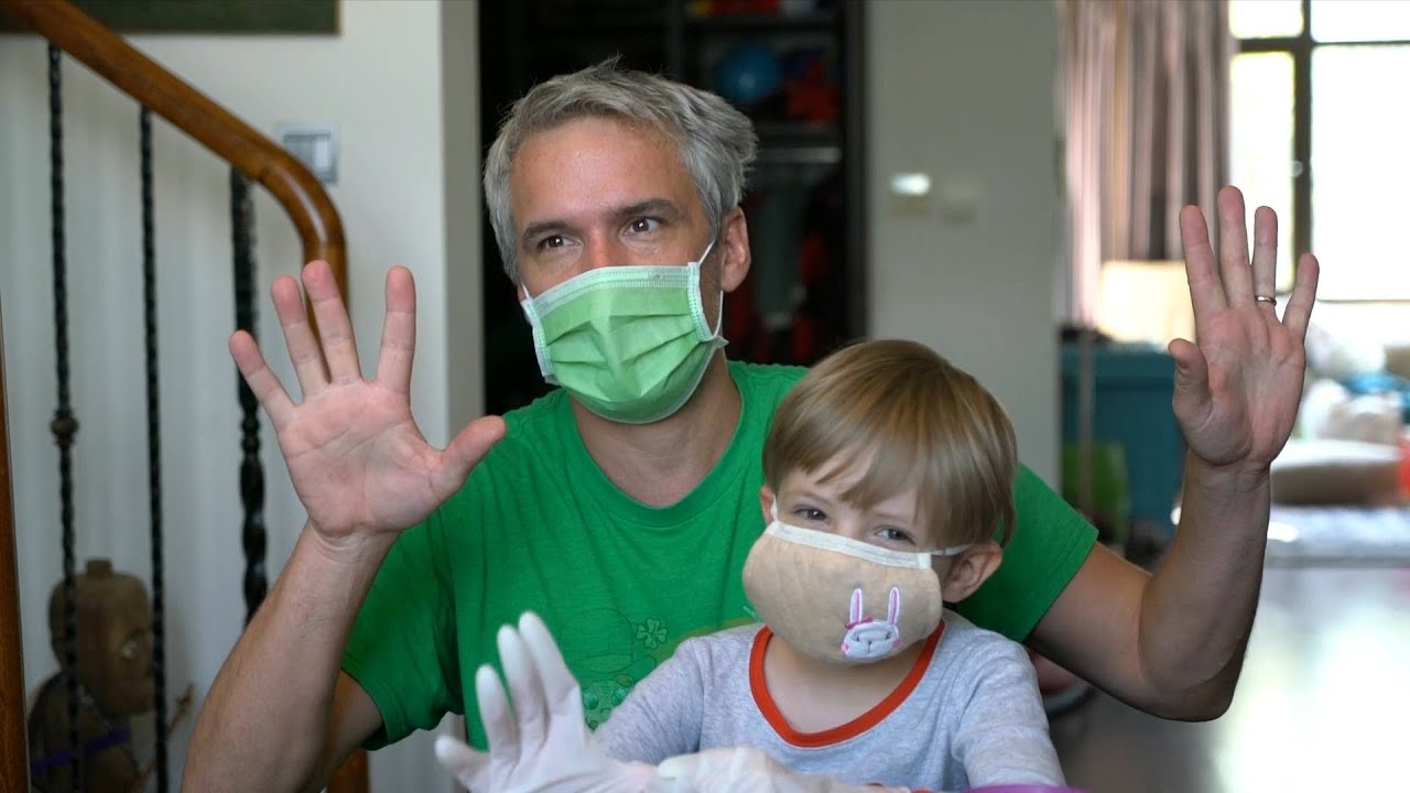 Life under quarantine in Shanghai - YouTube