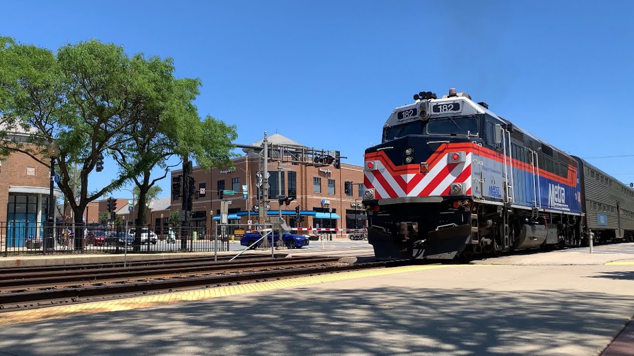 Metra 182 East in La Grange, IL - YouTube