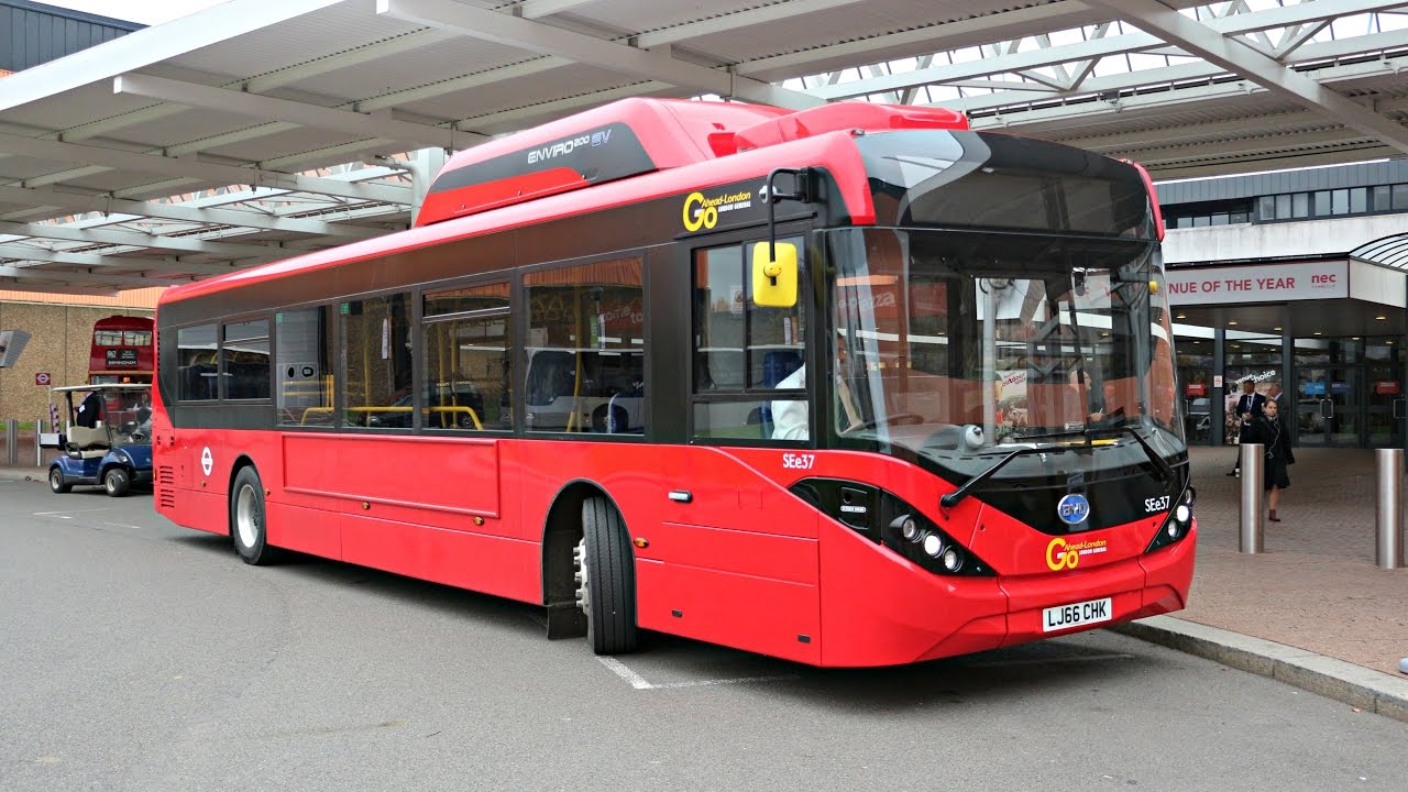 Taking a ride on a BYD Alexander Dennis Enviro200 EV - YouTube