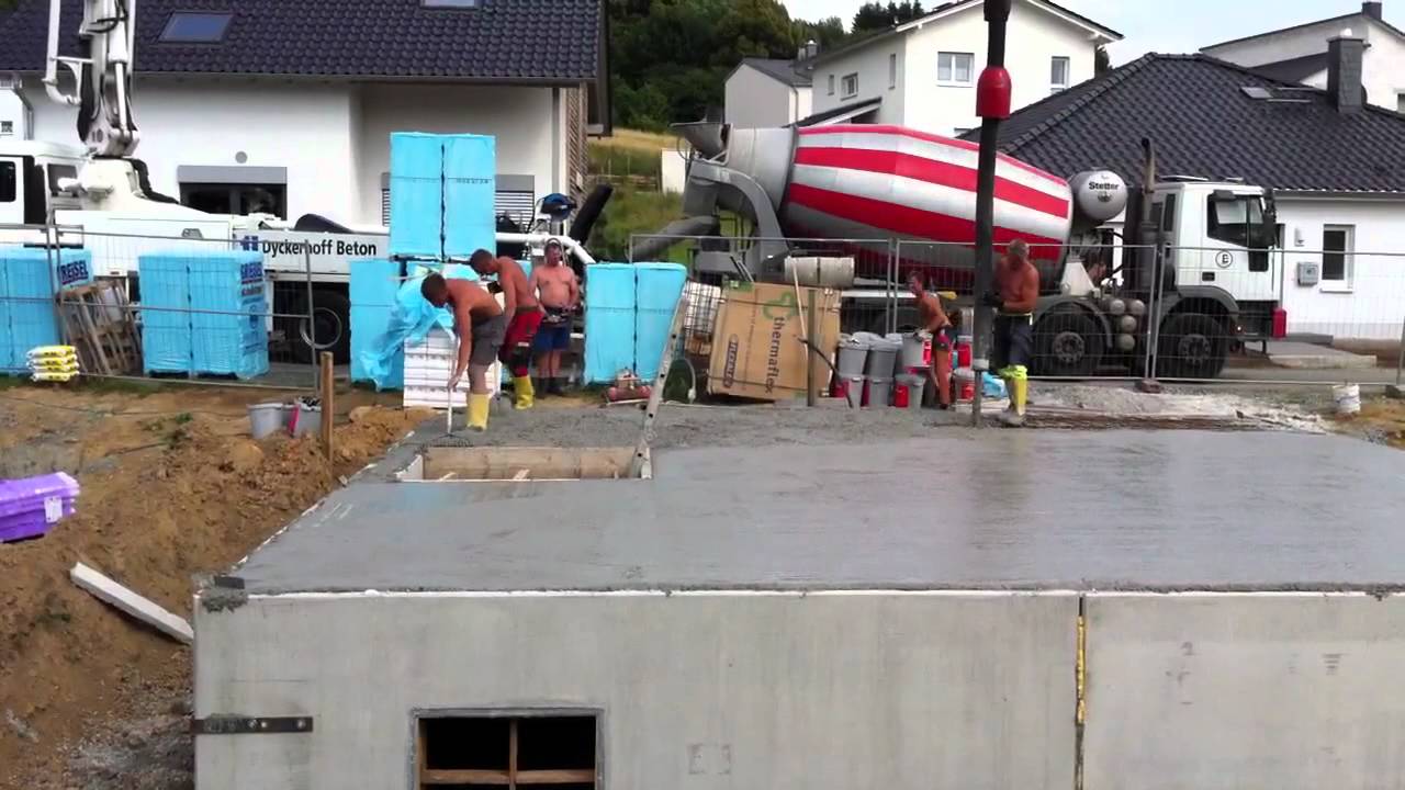 Gießen der Kellerdecke und Wände - YouTube