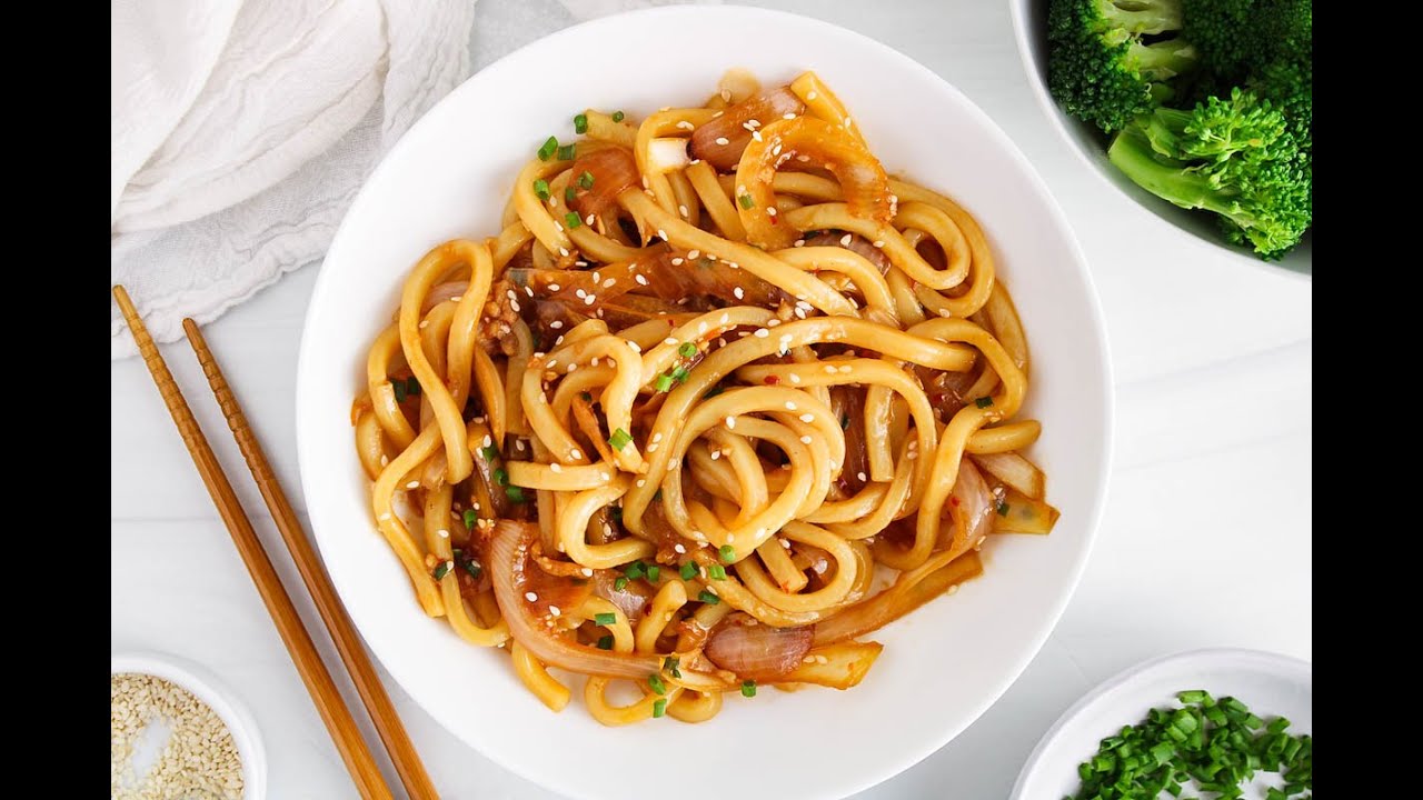 Vegan Garlic Udon Noodles - YouTube