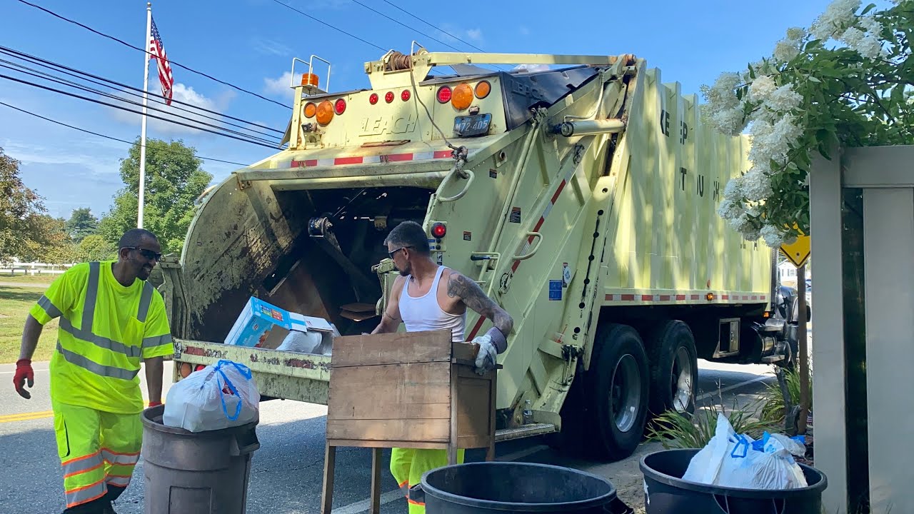 Mack Granite Leach Garbage Truck Packing Heavy Summer Trash - YouTube