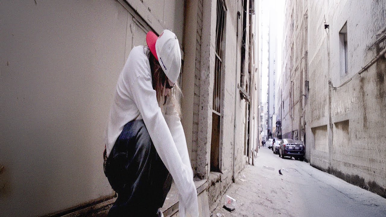 PLOHOYPAREN - Прыгай жопой часть 2 (про любовь) - YouTube