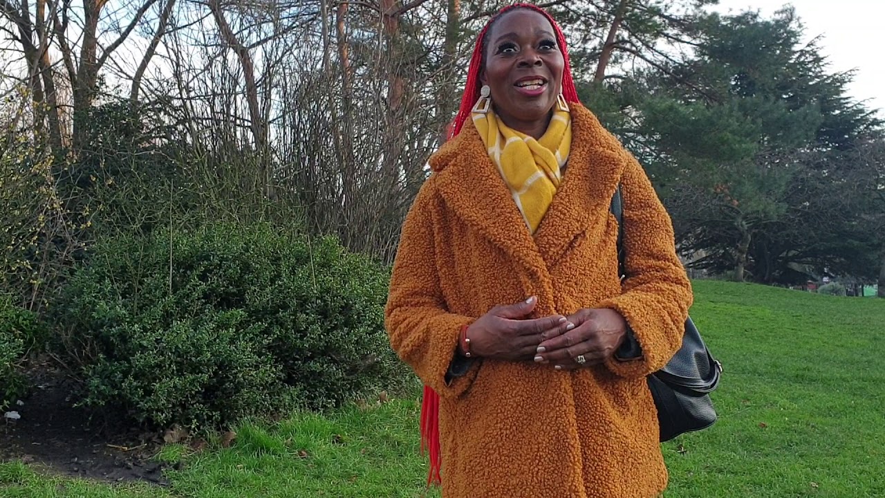 Rosalind Roberts Stunning Stories ( afternoon) - YouTube