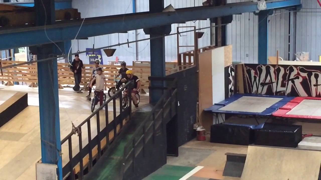 BMX at dynamix - YouTube
