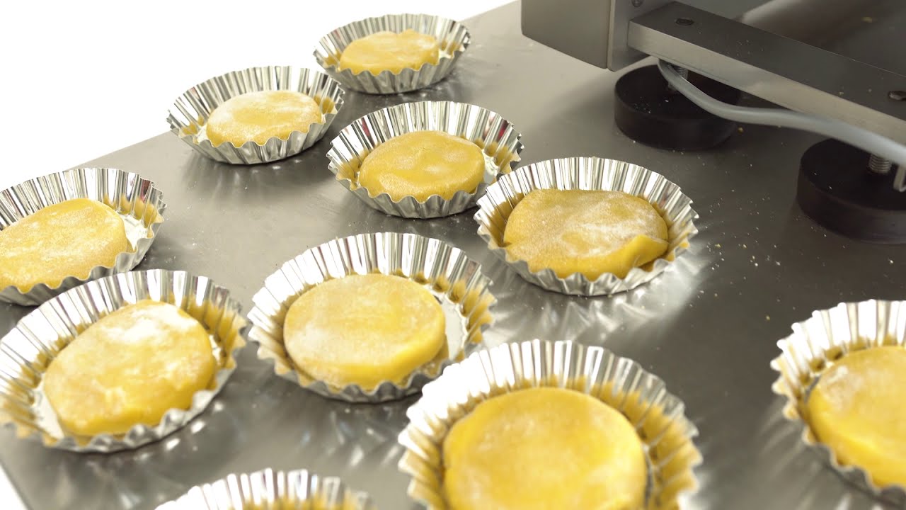 Pie-tart machine - PMF - YouTube