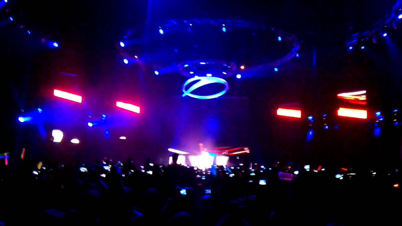 ASOT 500 Sydney Armin Van Buuren Intro - YouTube