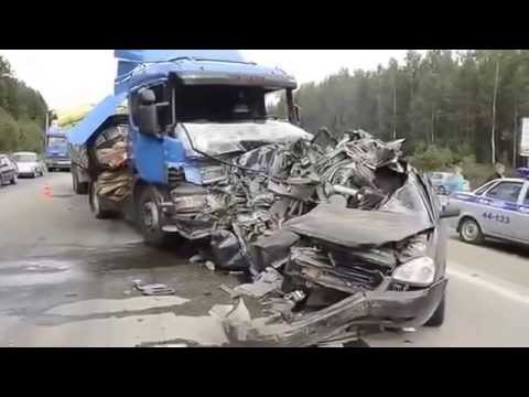 GUTS ON THE ROAD! Terrible accident on the highway HORROR - YouTube