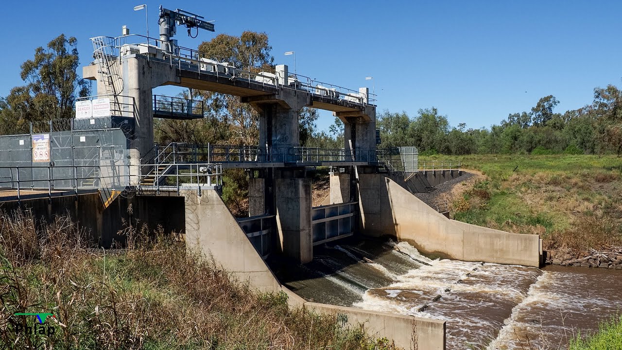 Combadello Weir nr Moree - YouTube