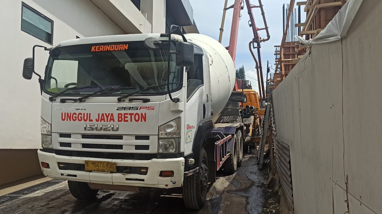 Truk Molen Besar ! ! ! - YouTube