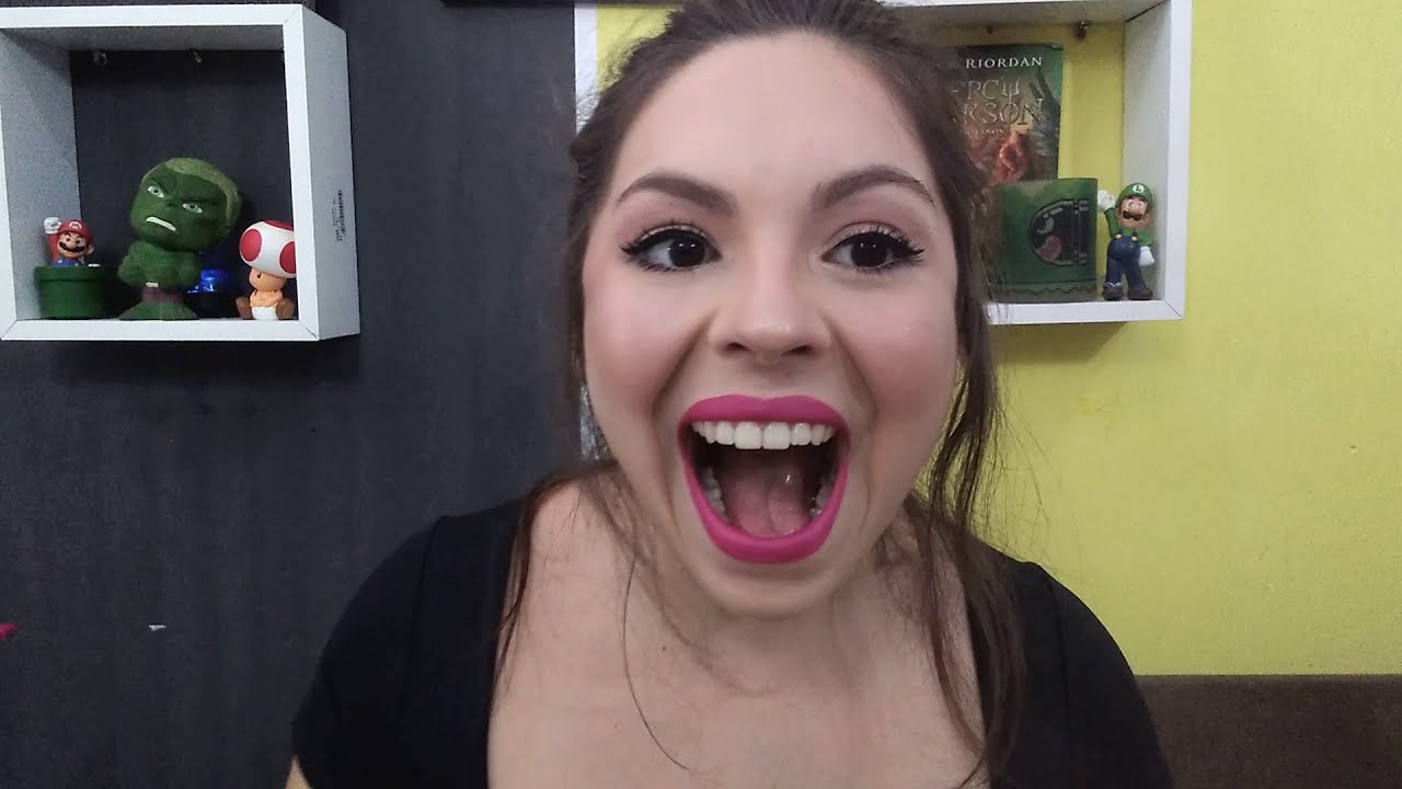 PRA SUAR O BIGODE no BUSÃO | Brenda Nunes - YouTube