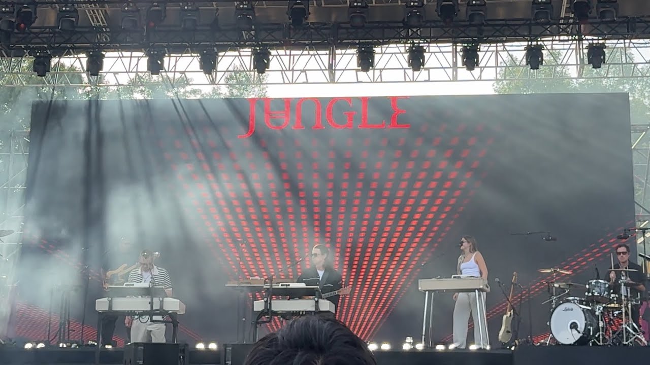 Jungle - Busy Earnin’ | Seoul Jazz Festival 2024/05/31 - YouTube