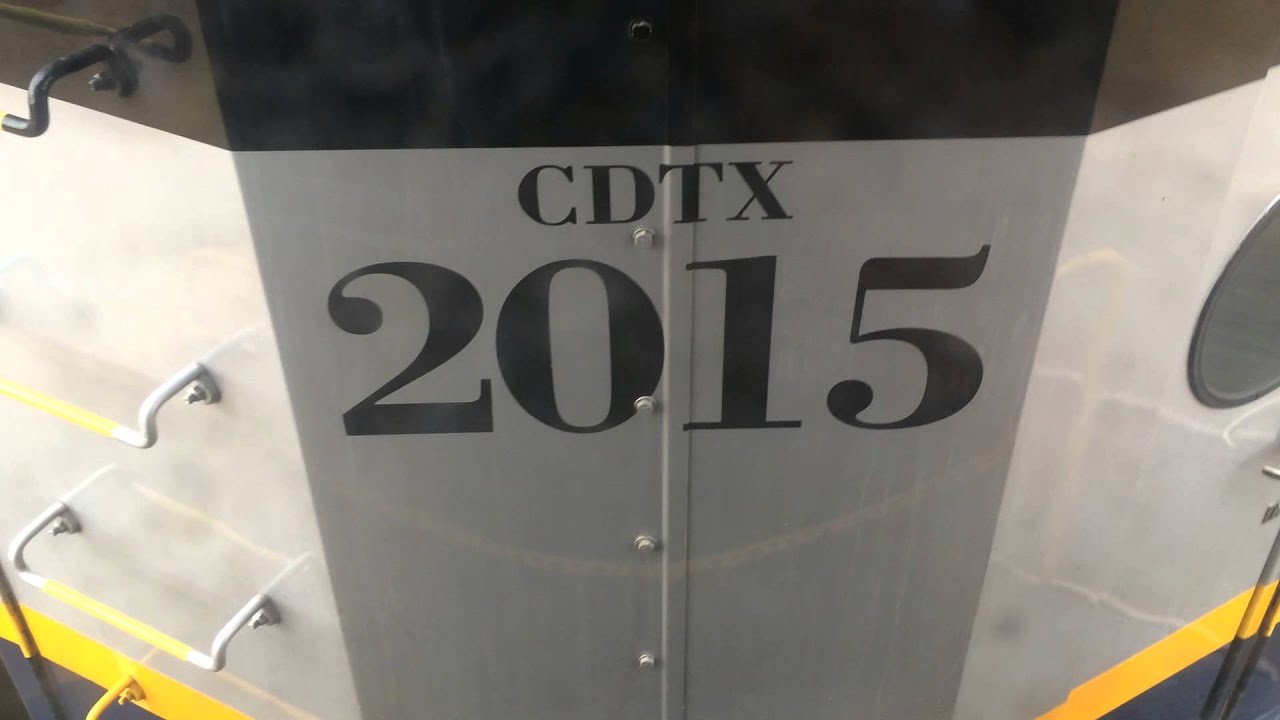 Spectacular K5LA action Behind F59PHI CDTX 2015 - YouTube