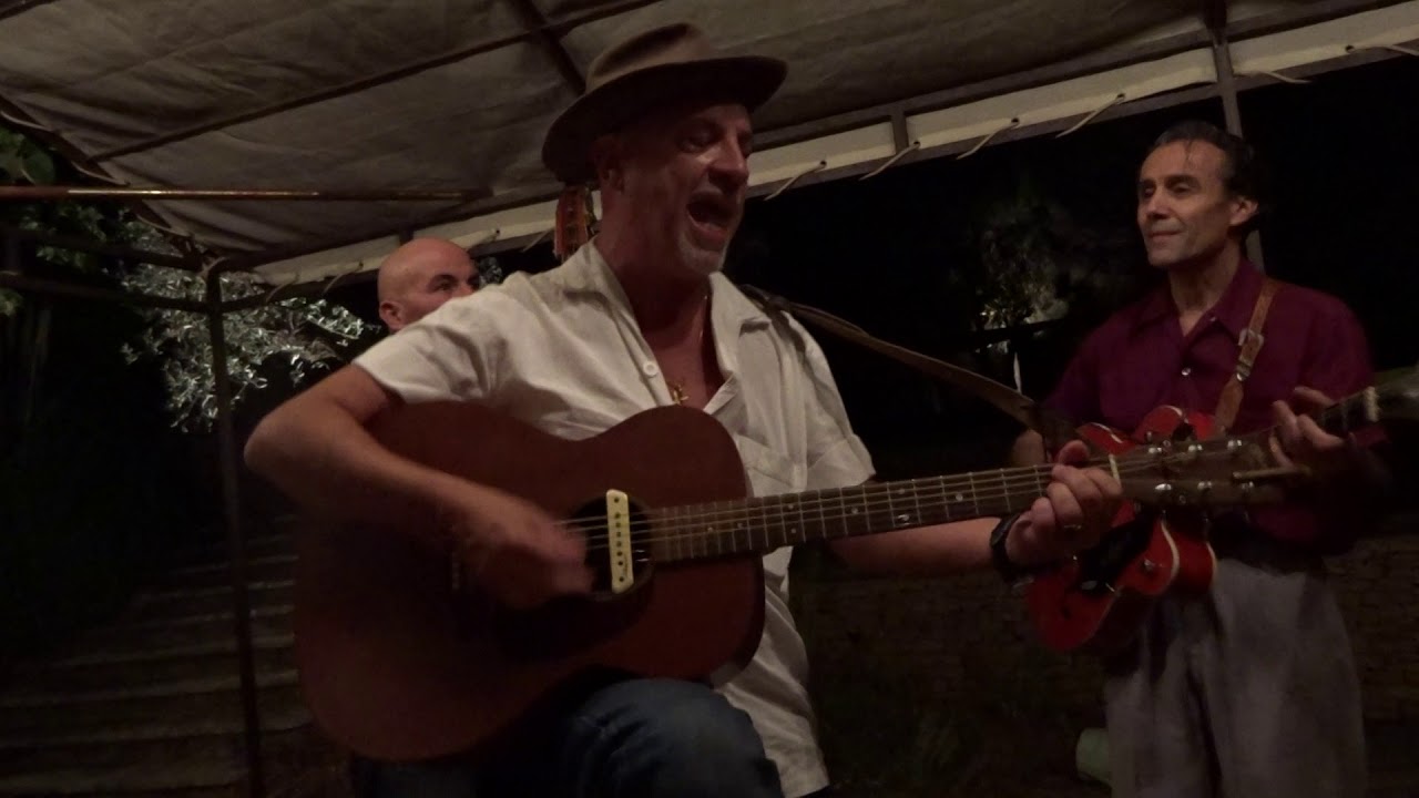 Flea Brain Trio accoustic - Pinch me - YouTube