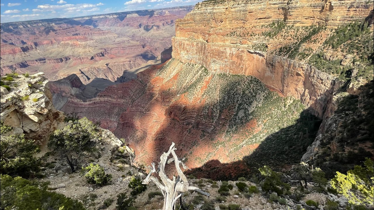 Grand Canyon National Park : view on the shuttle (red line) - YouTube