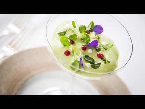 Warmer Salat: Ein Romana-Herz mit Sauce Gribiche by Martin Göschel | GaultMillau Schweiz