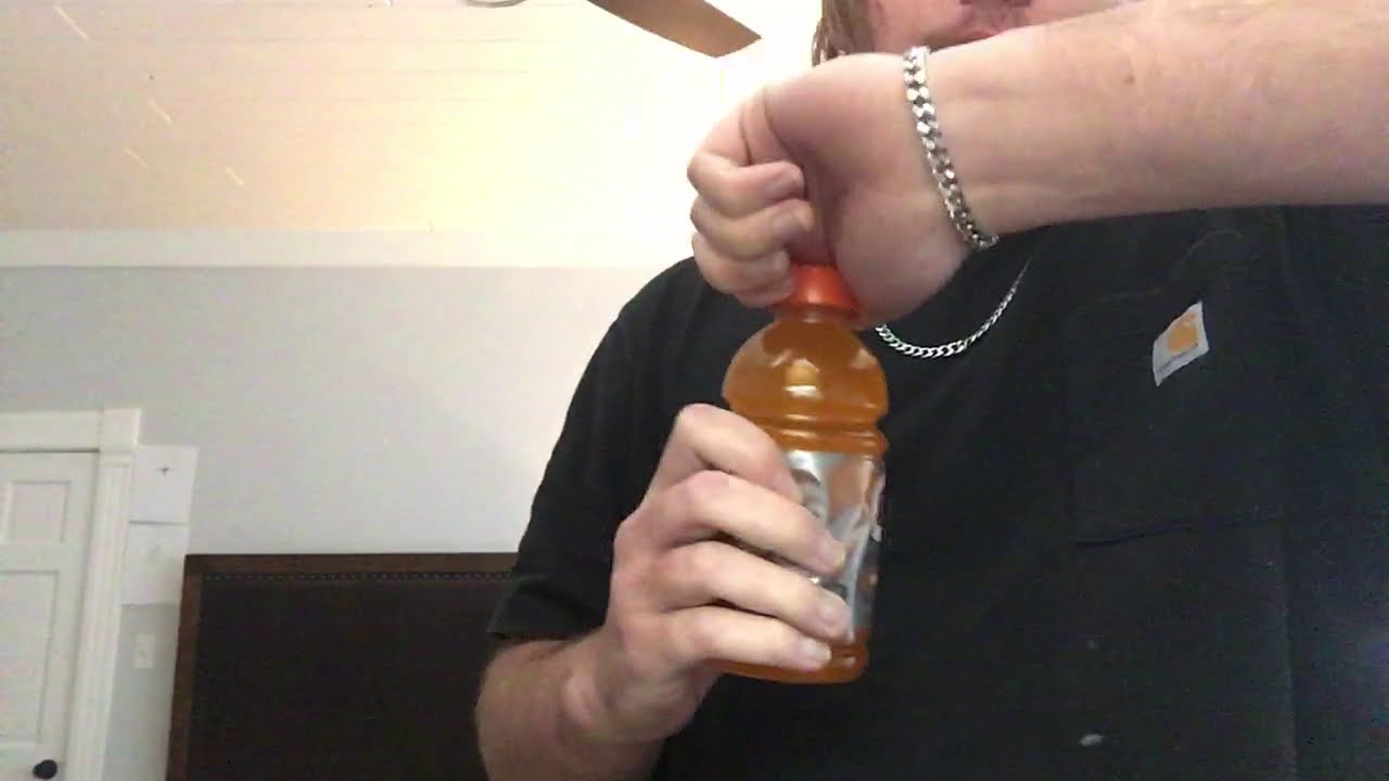 Gatorade 12 oz bottle chug - YouTube