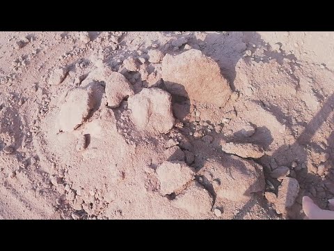 Red dirt mountain 🗻 small chunks/Floor crumbling/ASMR 🔔 - YouTube