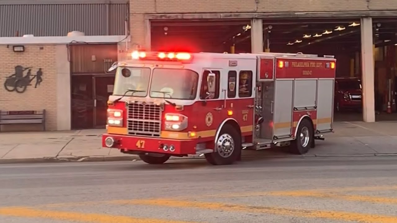 PFD Squad 47 & Es-8 Responding Screaming Q & Horn - YouTube