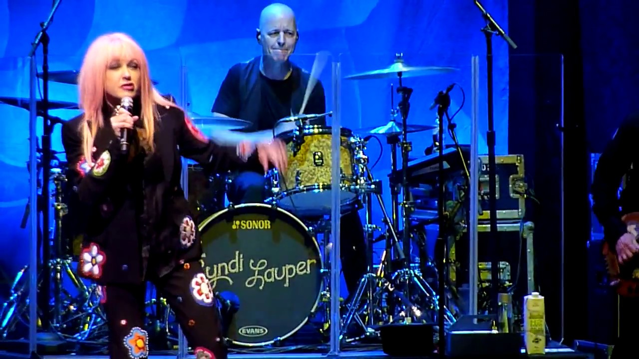 Witness - Cyndi Lauper - ICC Sydney 4-4-2017 - YouTube