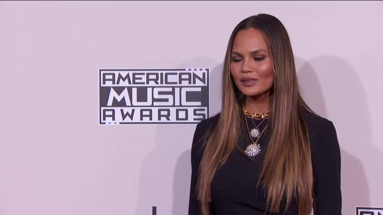 Chrissy Teigen and John Legend Fashion - AMAs 2016 - YouTube
